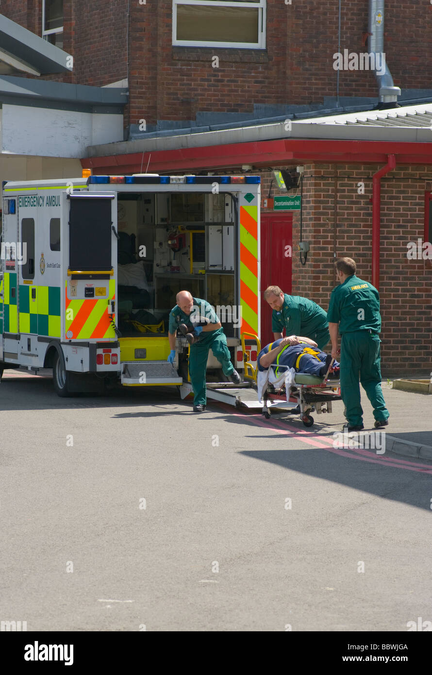 Barella paramedica di emergenza medica britannica immagini e fotografie ...