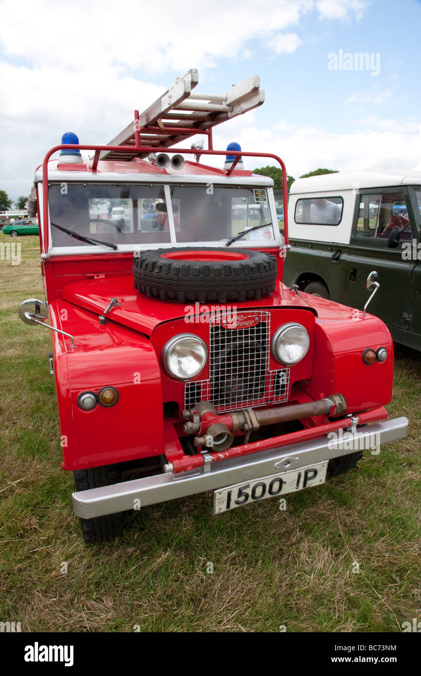 Camion dei pompieri rosso landrover immagini e fotografie stock ad alta ...