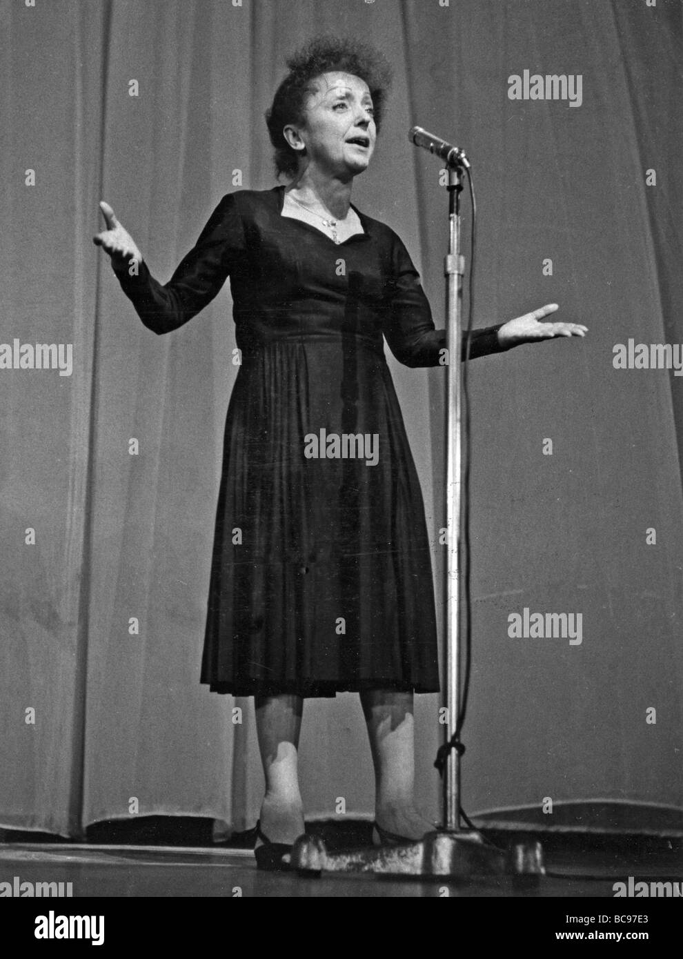 Edith piaf immagini e fotografie stock ad alta risoluzione - Alamy