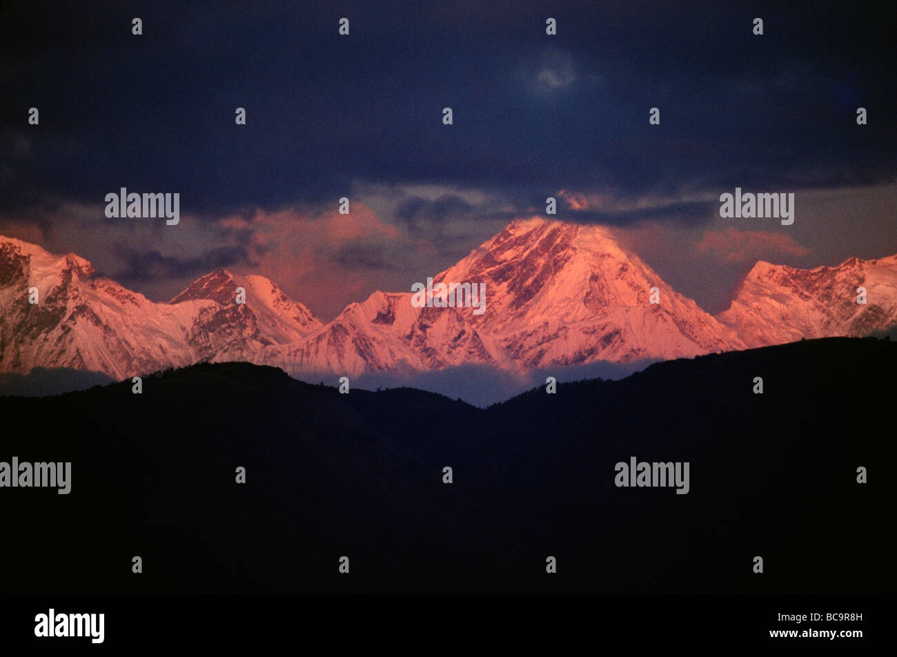 Mount ganesh himal ranges immagini e fotografie stock ad alta ...