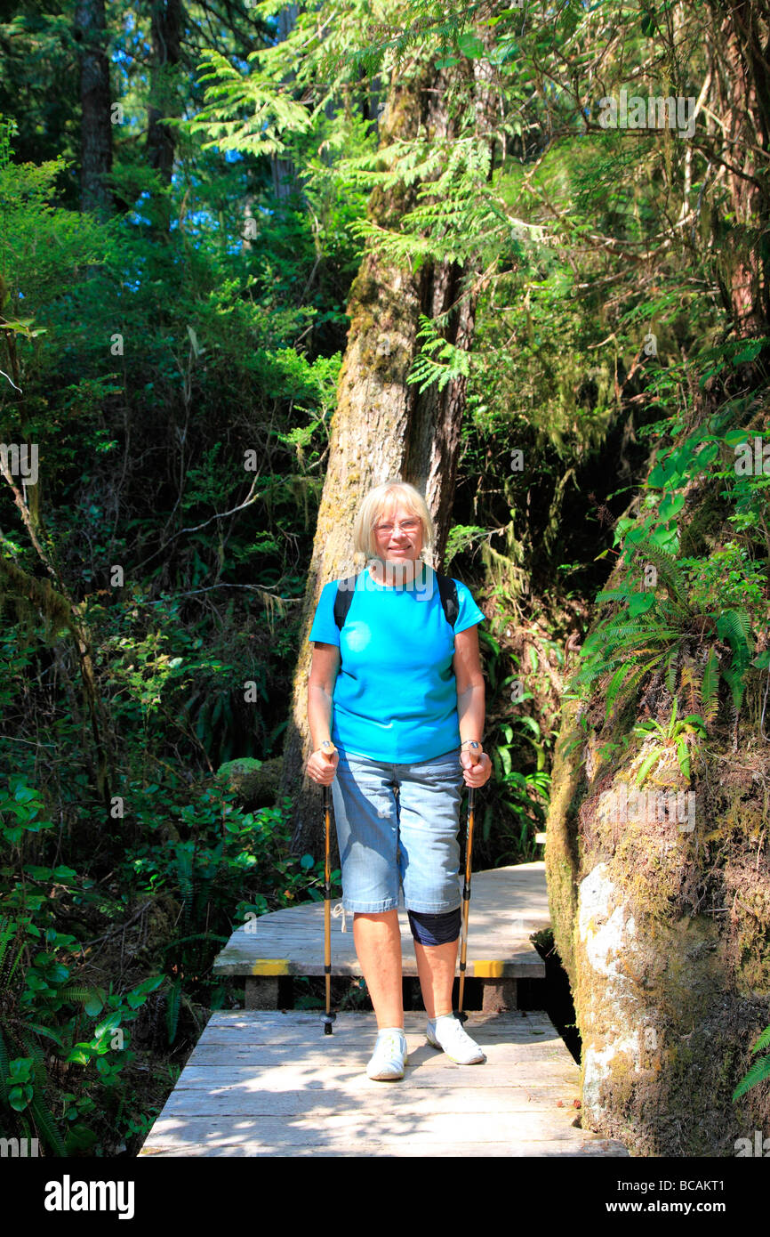 Foresta pluviale di donna immagini e fotografie stock ad alta ...