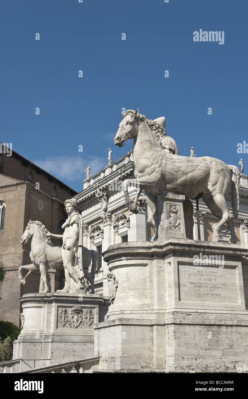 Dioscuri statue piazza del campidoglio immagini e fotografie stock ad ...