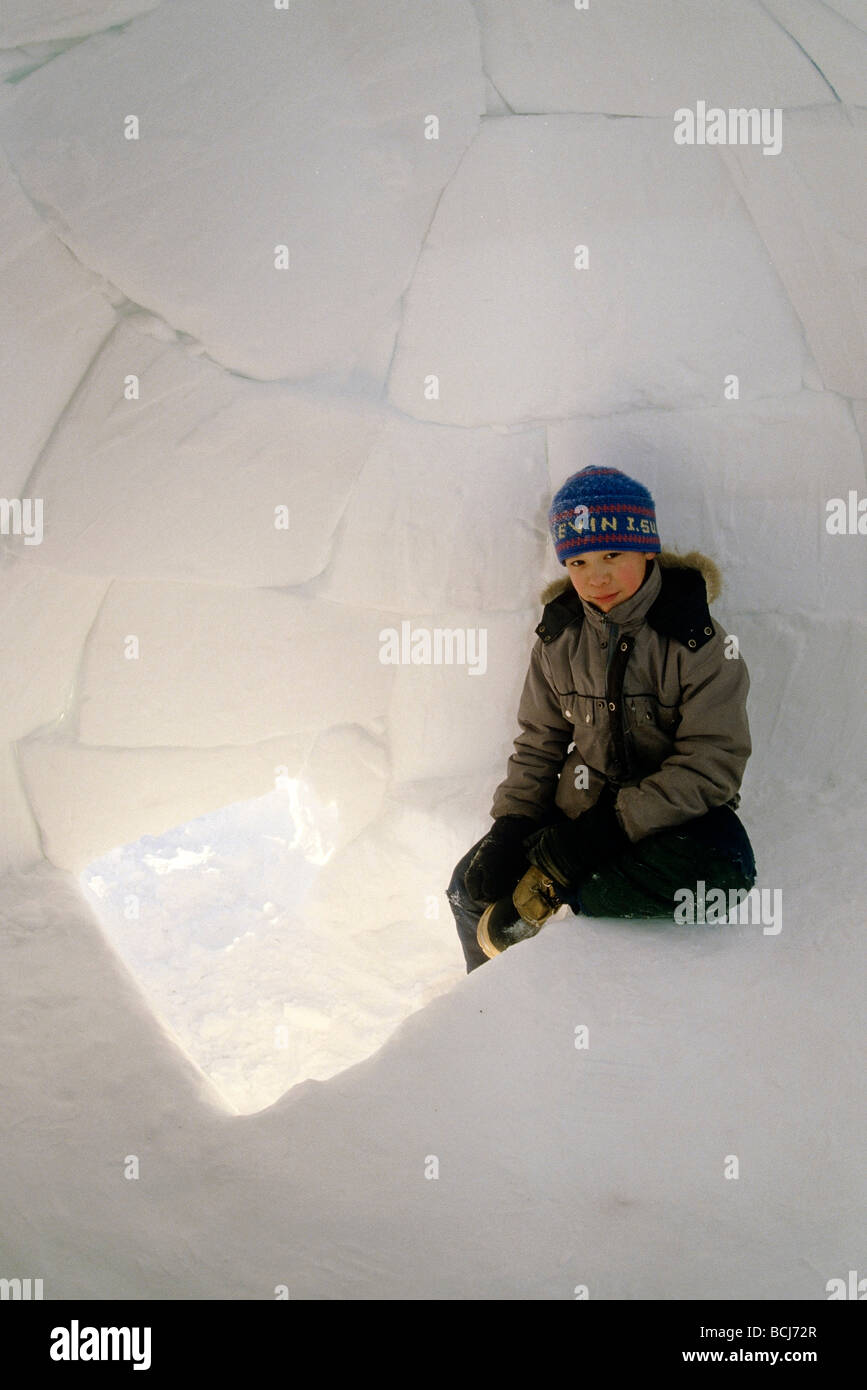 Igloo eschimese immagini e fotografie stock ad alta risoluzione - Alamy