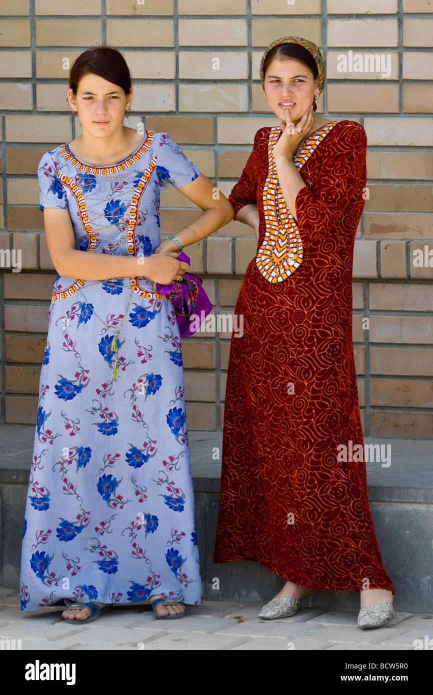 Giovani donne turkmene in Maria il Turkmenistan Foto stock - Alamy