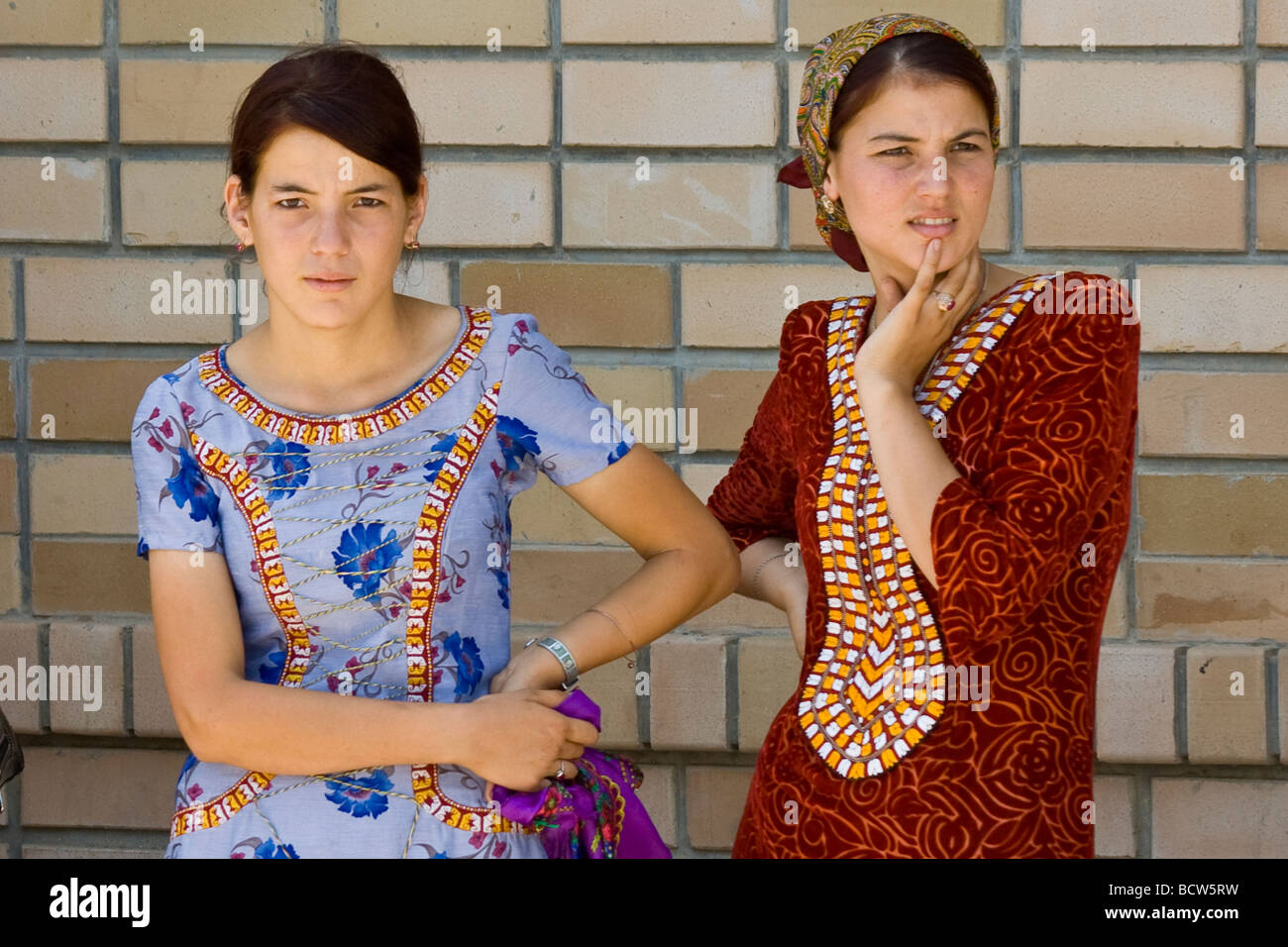 Giovani donne turkmene in Maria il Turkmenistan Foto stock - Alamy