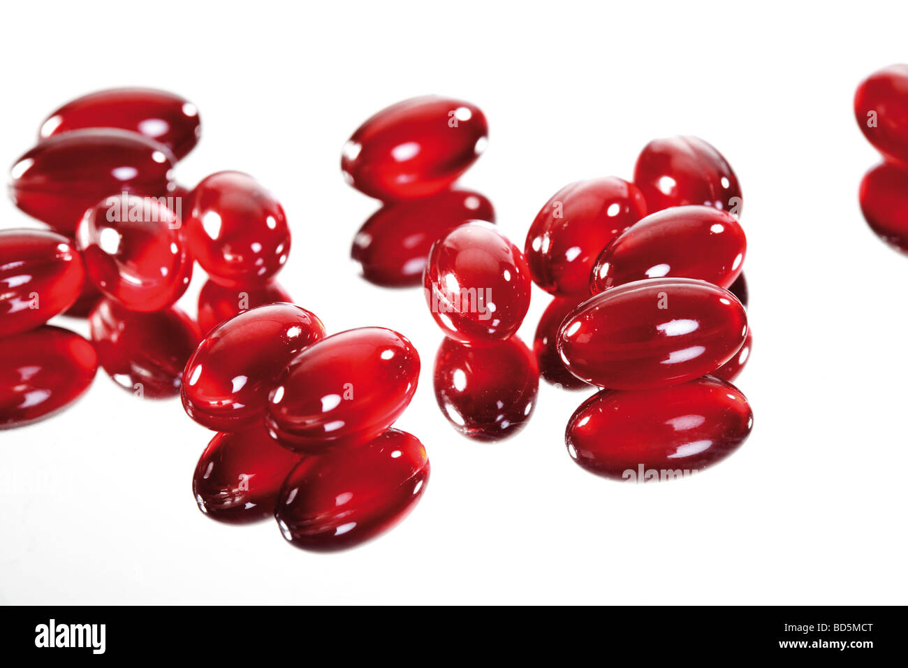 Capsule rosse immagini e fotografie stock ad alta risoluzione - Alamy