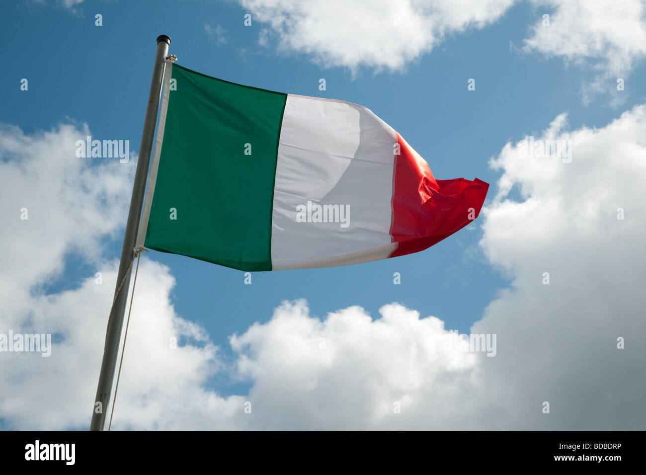 Bandiera italiana in cielo immagini e fotografie stock ad alta ...