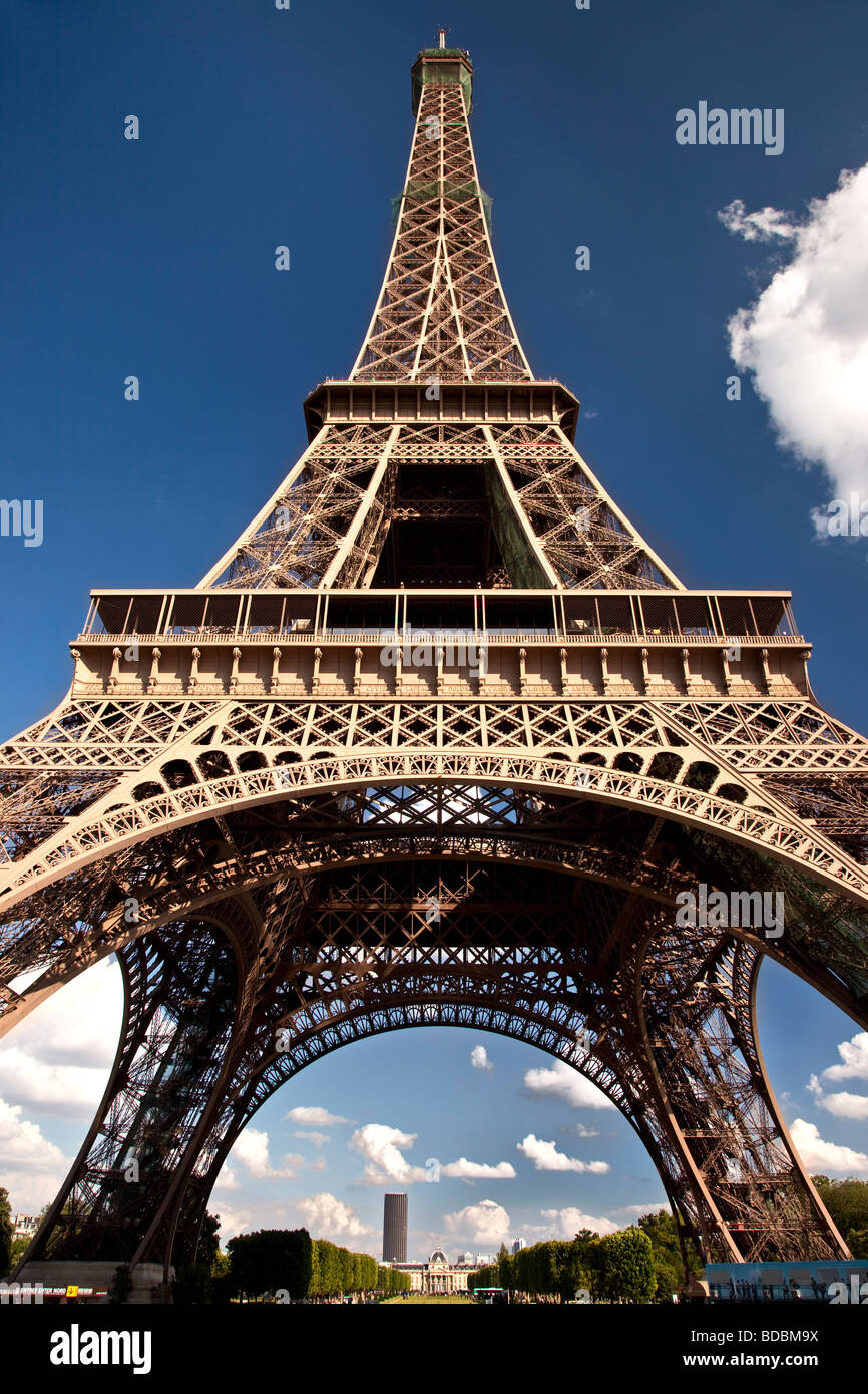 Eiffel tower under construction immagini e fotografie stock ad alta ...