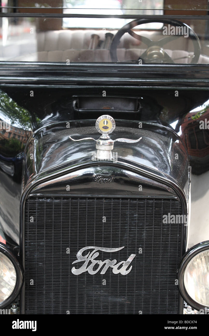 Ford model t assembly line immagini e fotografie stock ad alta ...