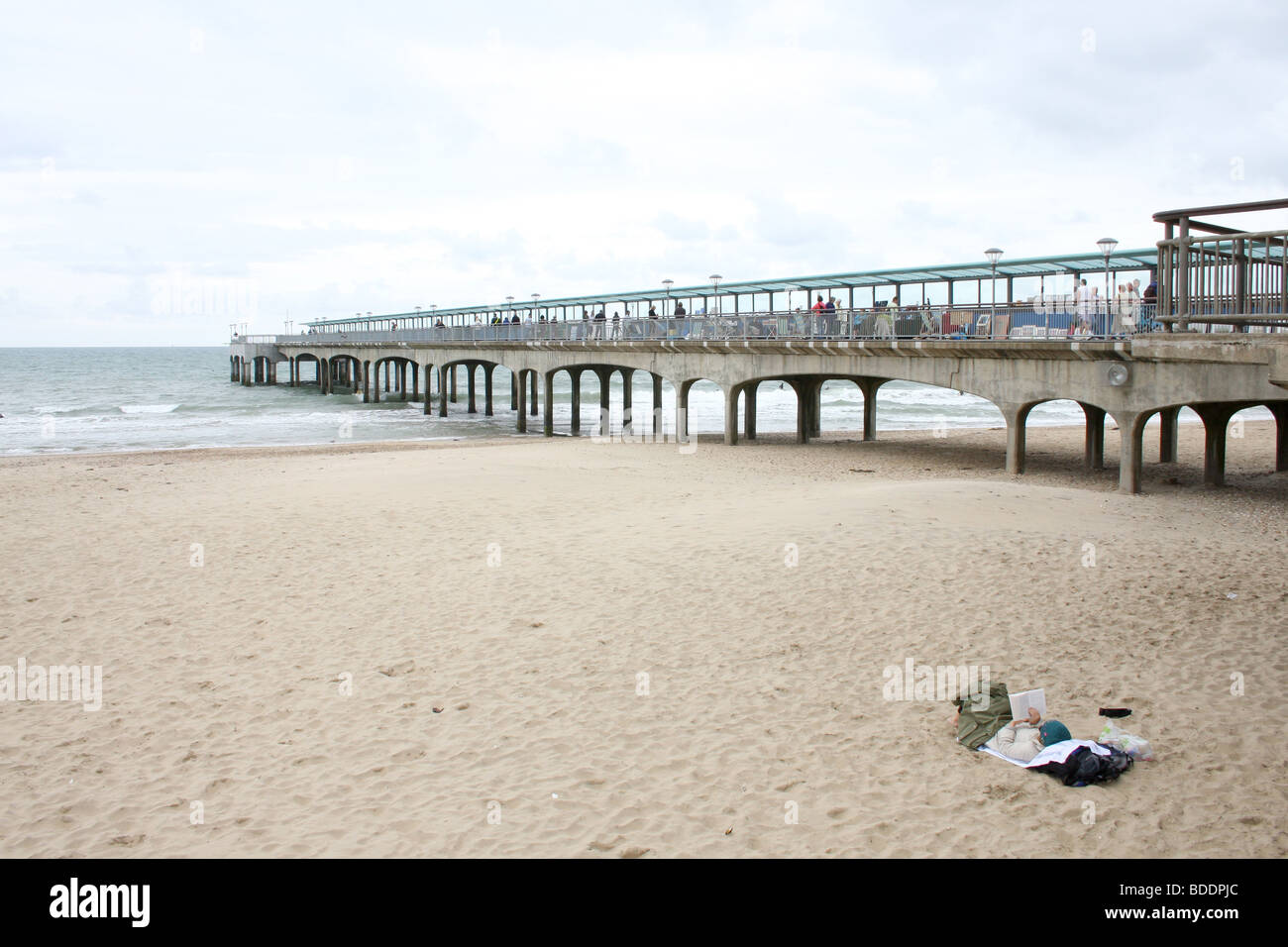 Sulla spiaggia di boscombe immagini e fotografie stock ad alta ...