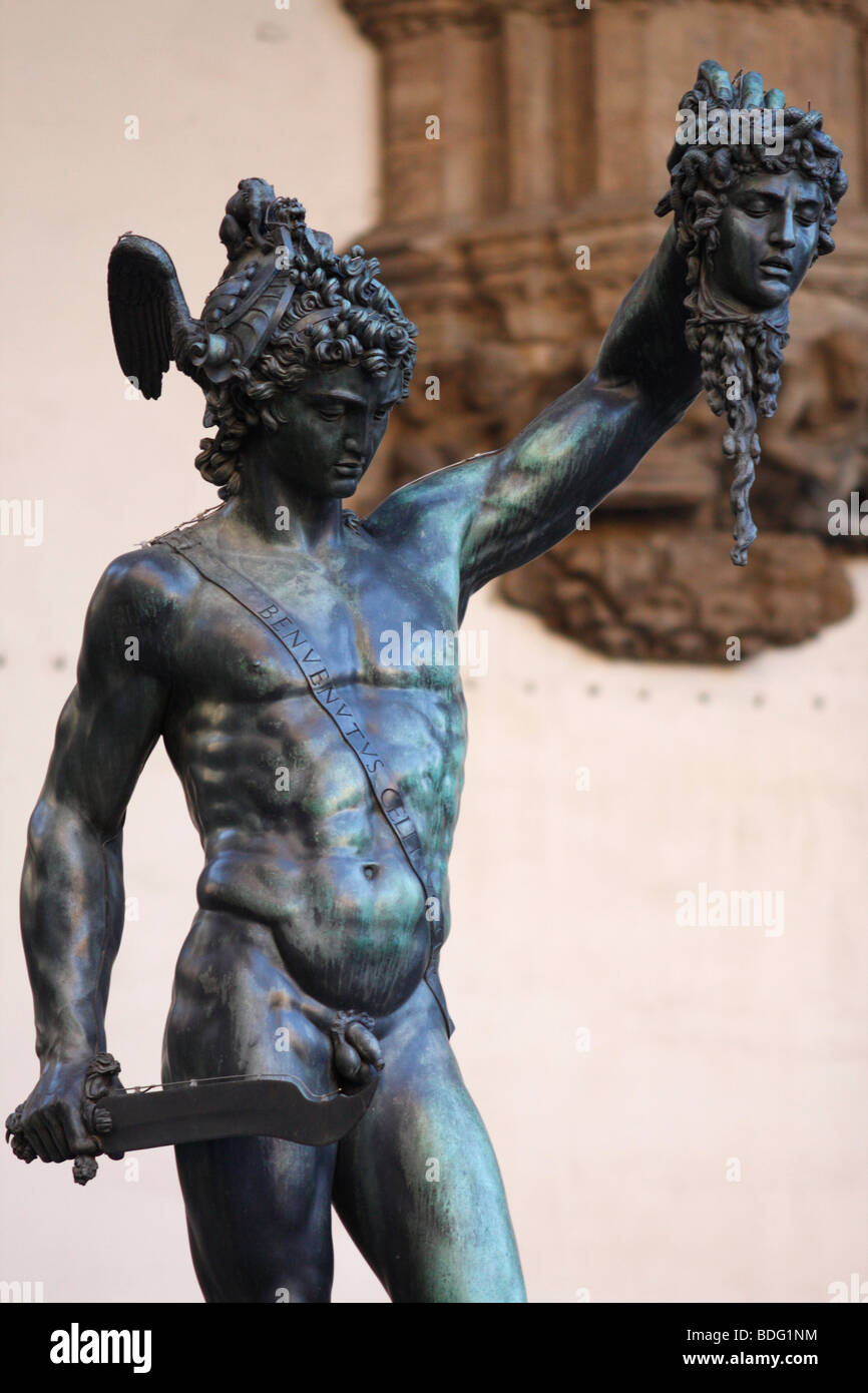 Cellini della statua di Perseo con la testa di Medusa, la Loggia di ...