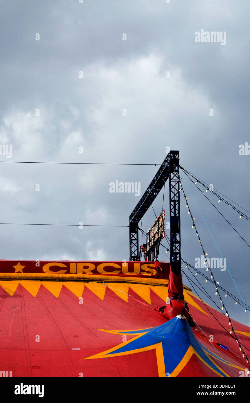 Grande Tendone Da Circo Immagini e Fotos Stock - Alamy