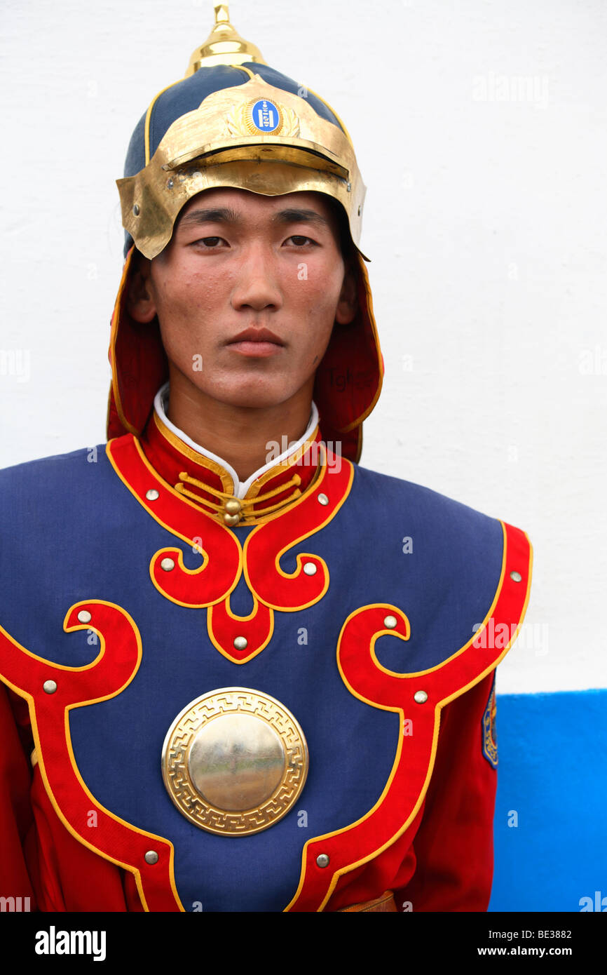 Vestiti mongoli immagini e fotografie stock ad alta risoluzione - Alamy