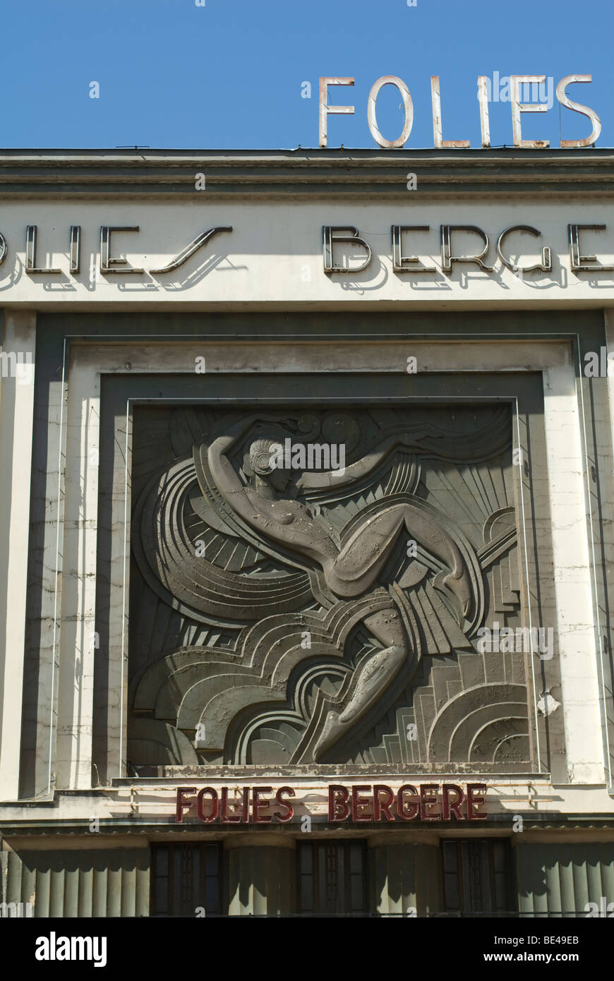 Folies bergere paris immagini e fotografie stock ad alta risoluzione ...
