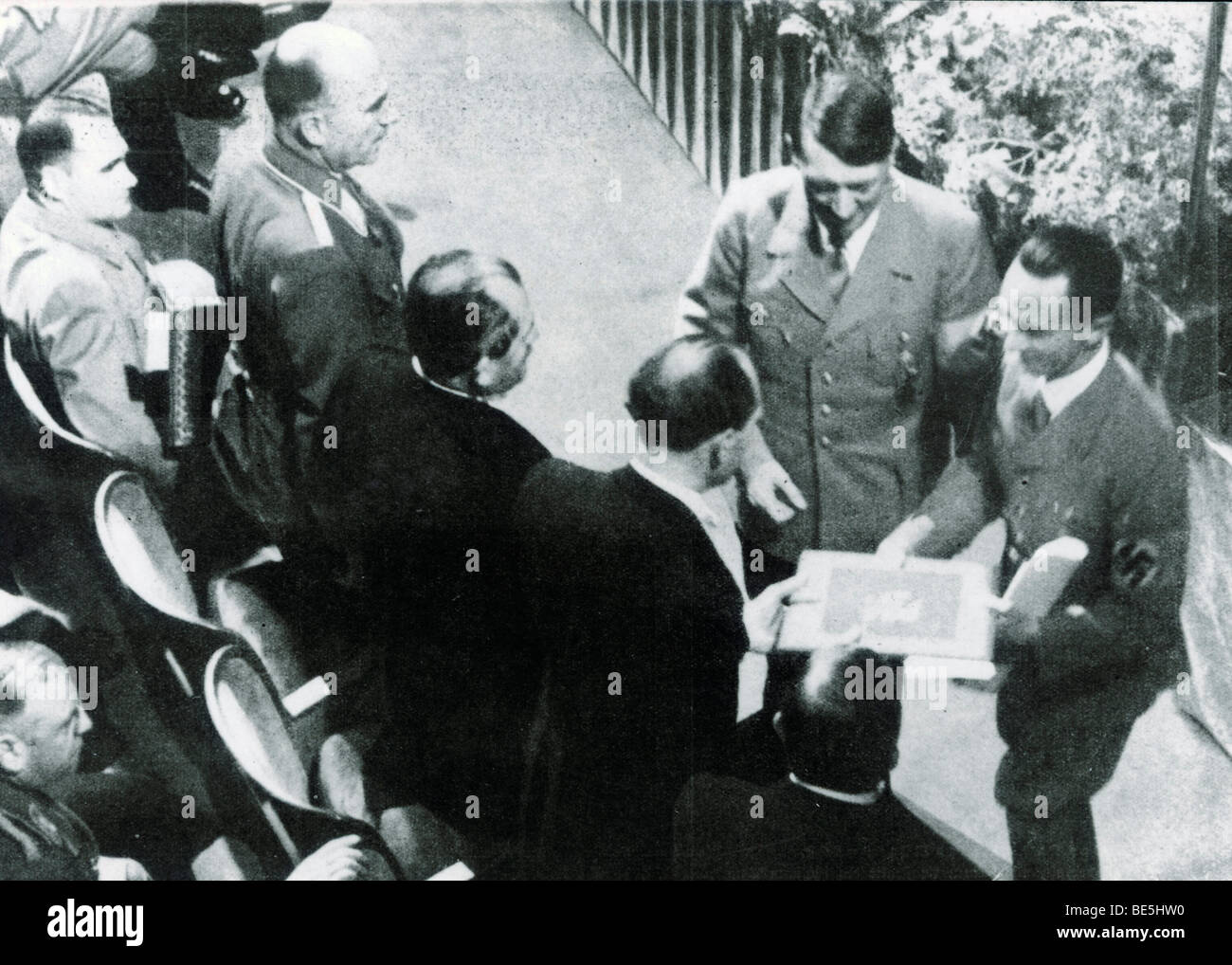 Adolf Hitler e Josef Goebbels award il premio nazionale per l arte e la ...