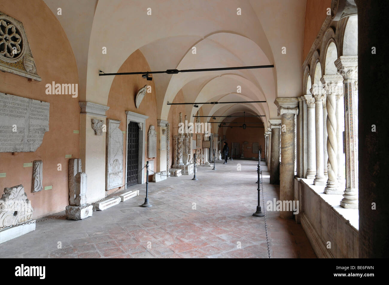 Il chiostro, Basilica di San Giovanni in Laterano e la Basilica di San ...