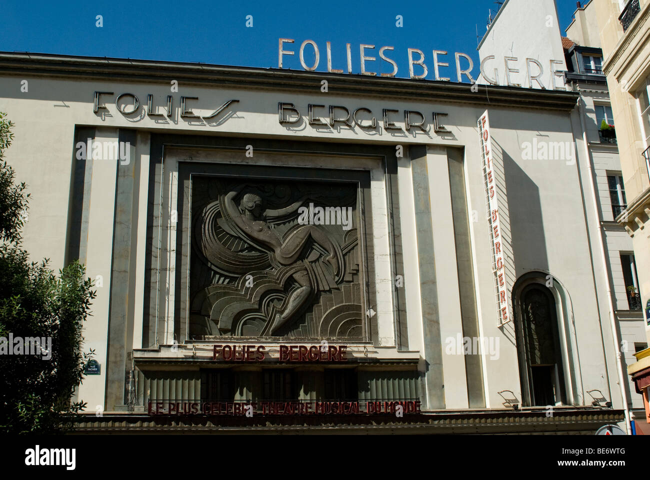 Folies bergere paris immagini e fotografie stock ad alta risoluzione ...