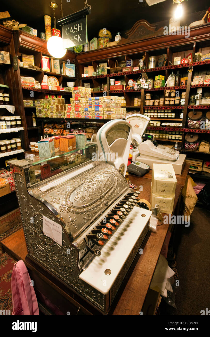 Negozio di alimentari vecchio stile immagini e fotografie stock ad alta ...