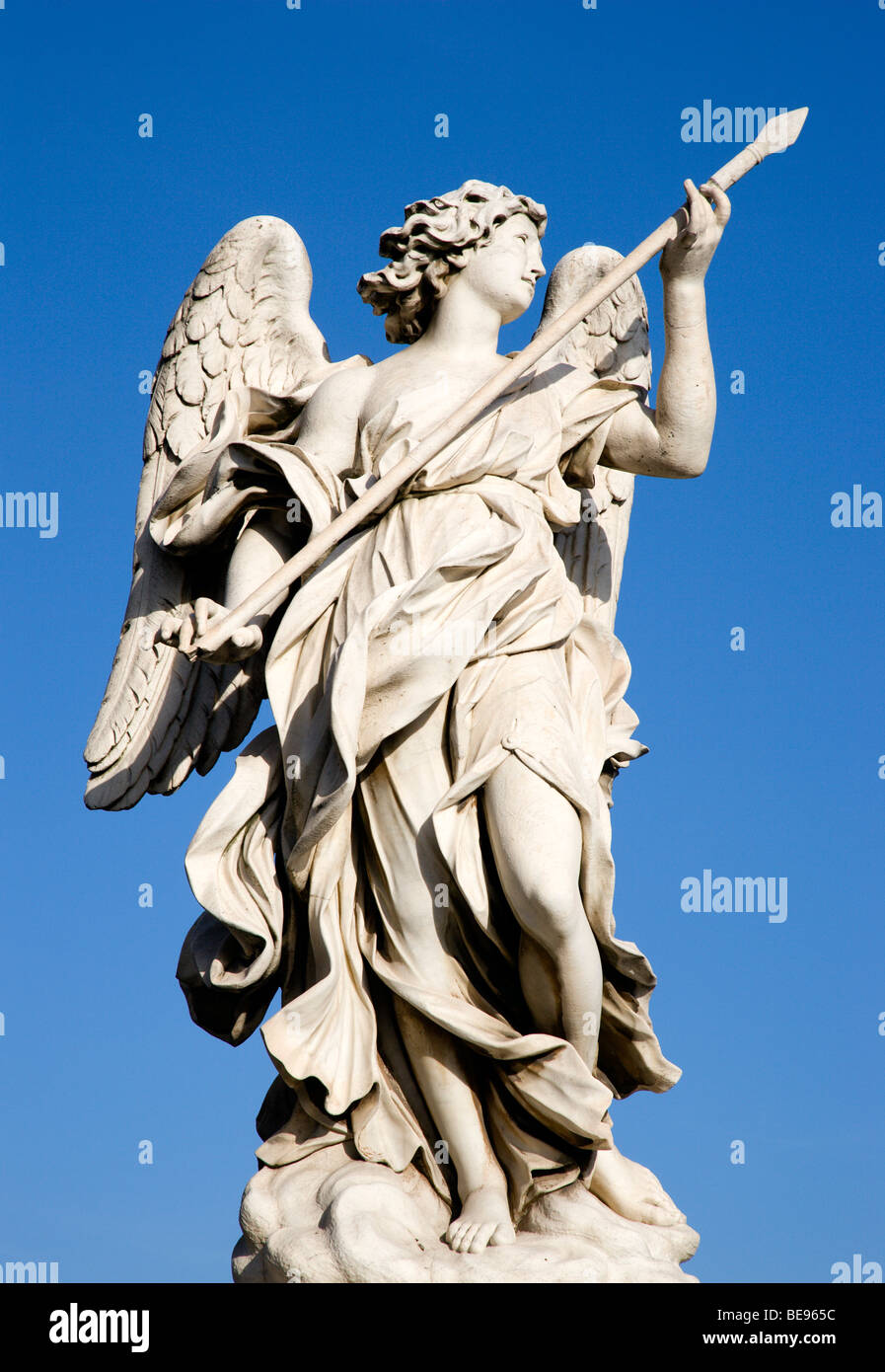 Italia Lazio Roma statua di una donna alata angelo sul Ponte Sant ...