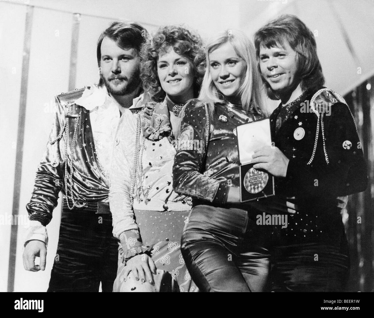 Waterloo cantato da abba agnetha faltskog immagini e fotografie stock ...