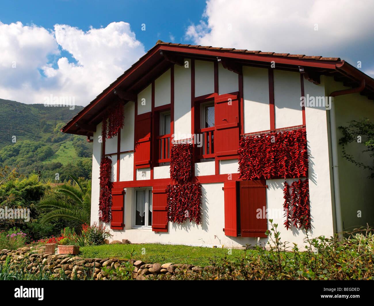 Rosso basco immagini e fotografie stock ad alta risoluzione - Alamy