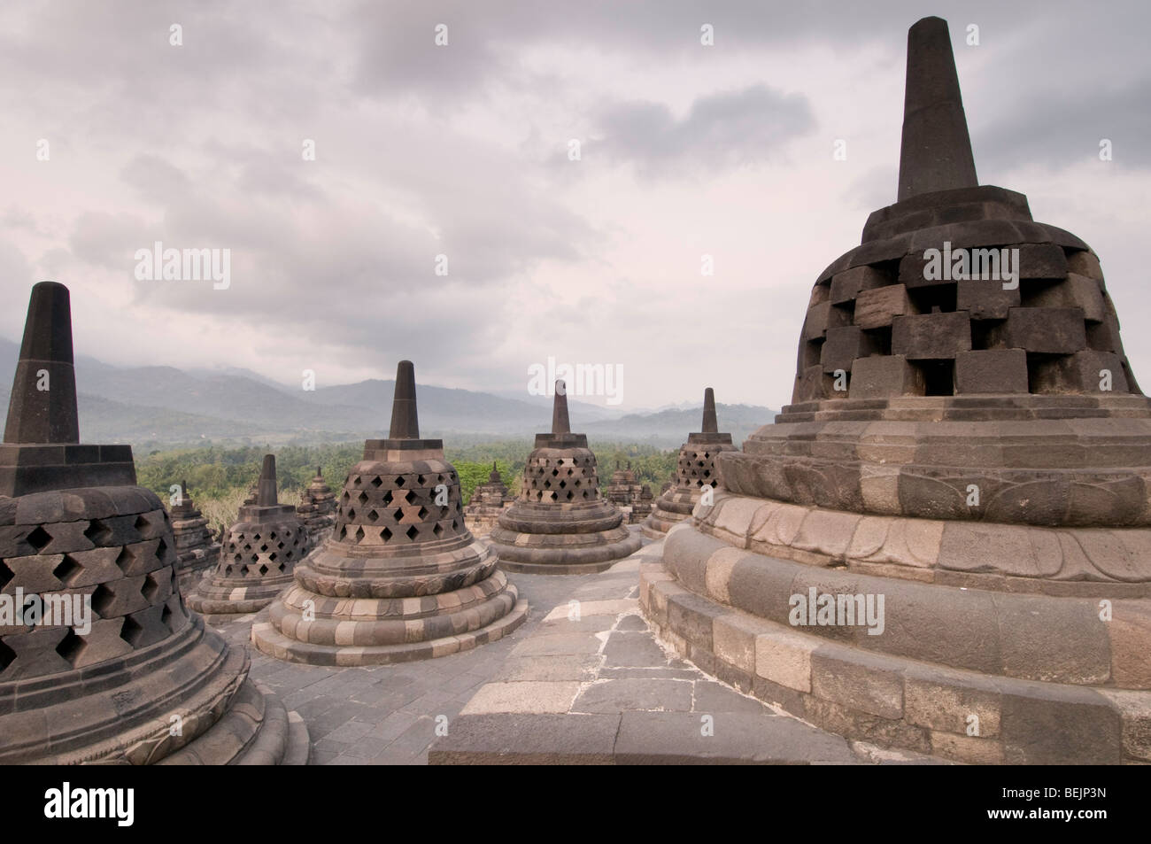 Tempio di borobudur java immagini e fotografie stock ad alta ...
