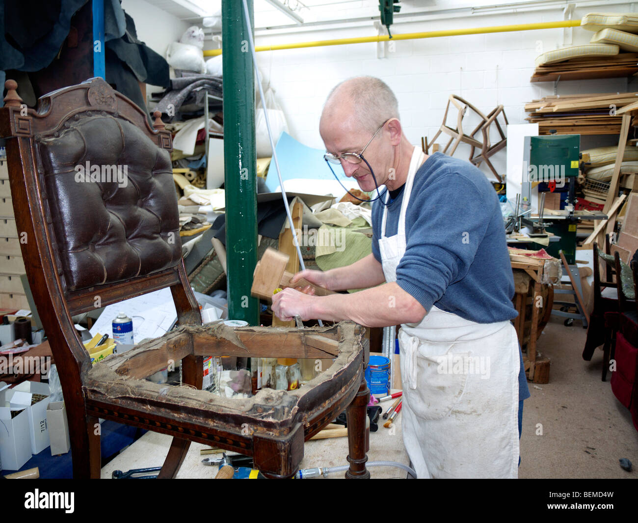 Cassetta degli attrezzi in legno verniciato immagini e fotografie stock ...