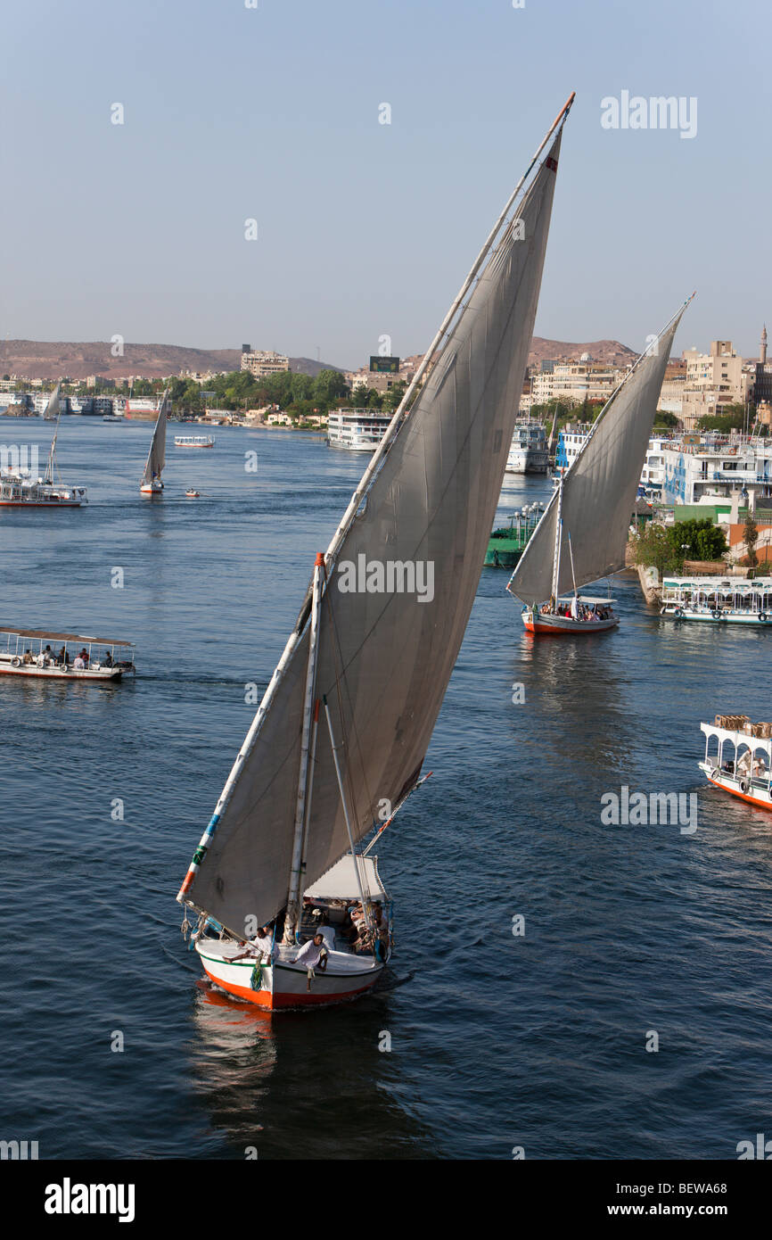 Antico viaggio in barca a vela feluca immagini e fotografie stock ad ...