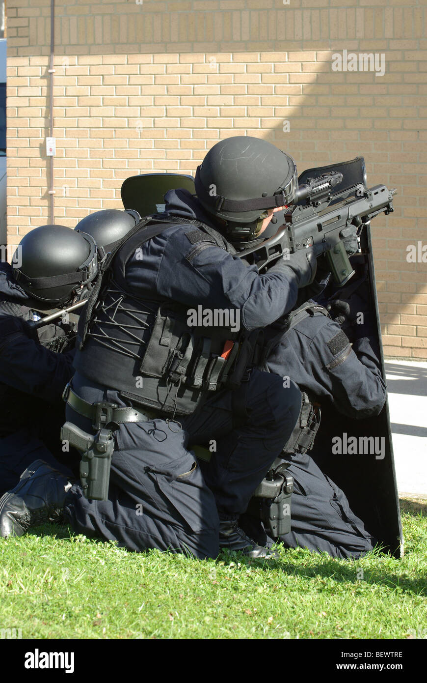 Veicolo delle armi da fuoco della polizia immagini e fotografie stock ...