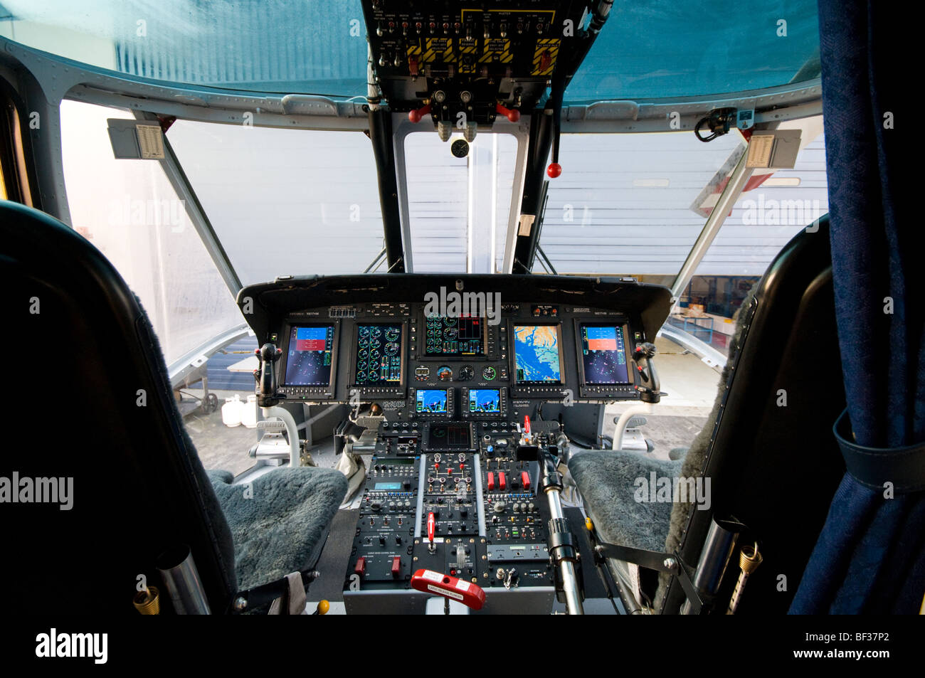 Aircraft cockpit immagini e fotografie stock ad alta risoluzione - Alamy