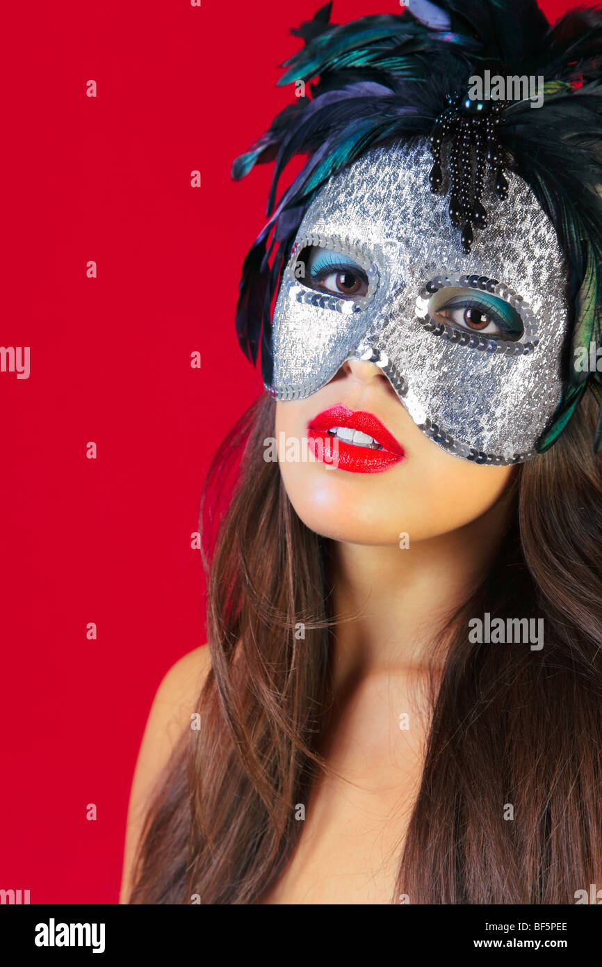 Donna con maschera di carnevale immagini e fotografie stock ad alta ...