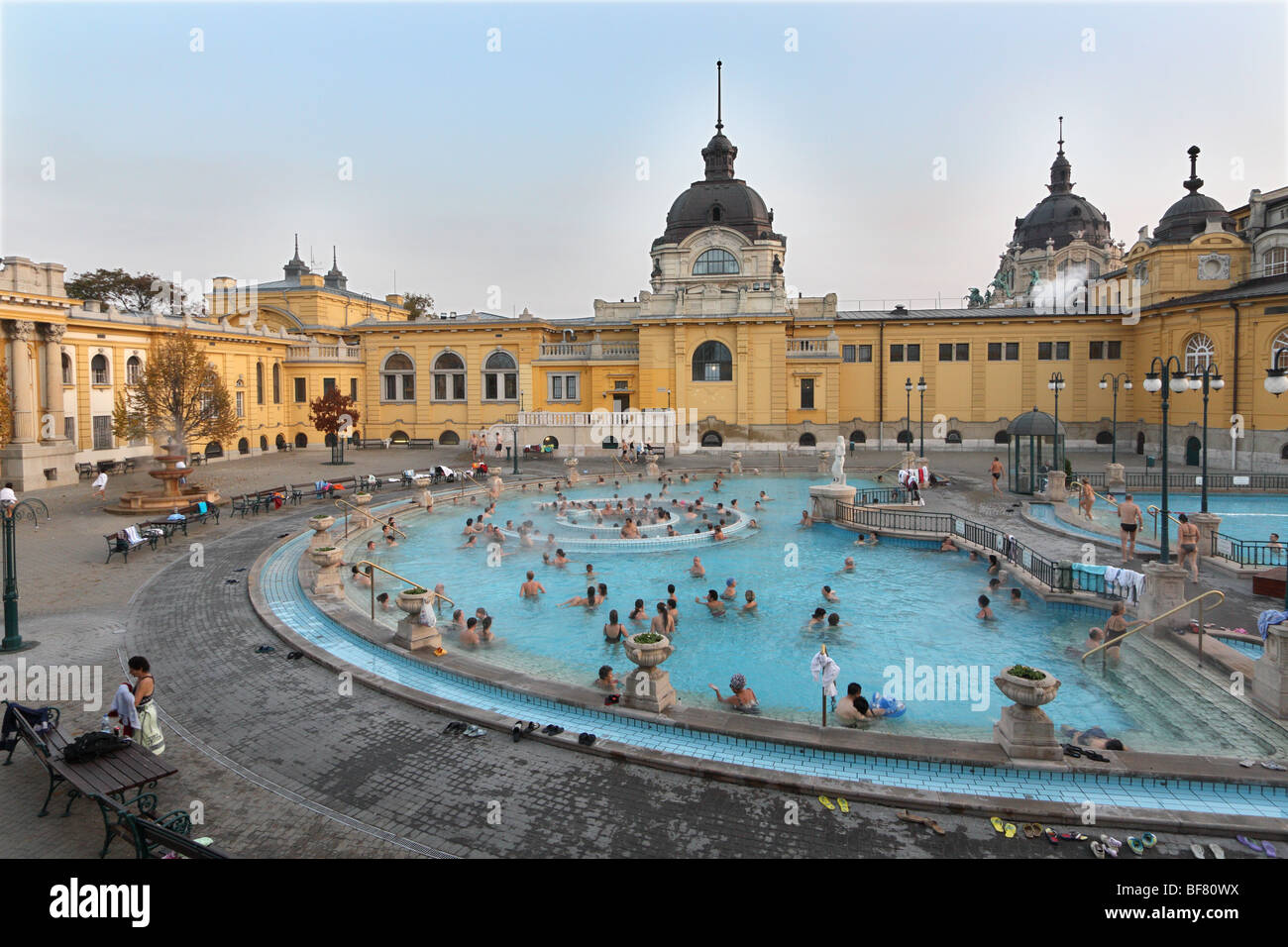 Szechenyi furdo budapest immagini e fotografie stock ad alta risoluzione - Alamy