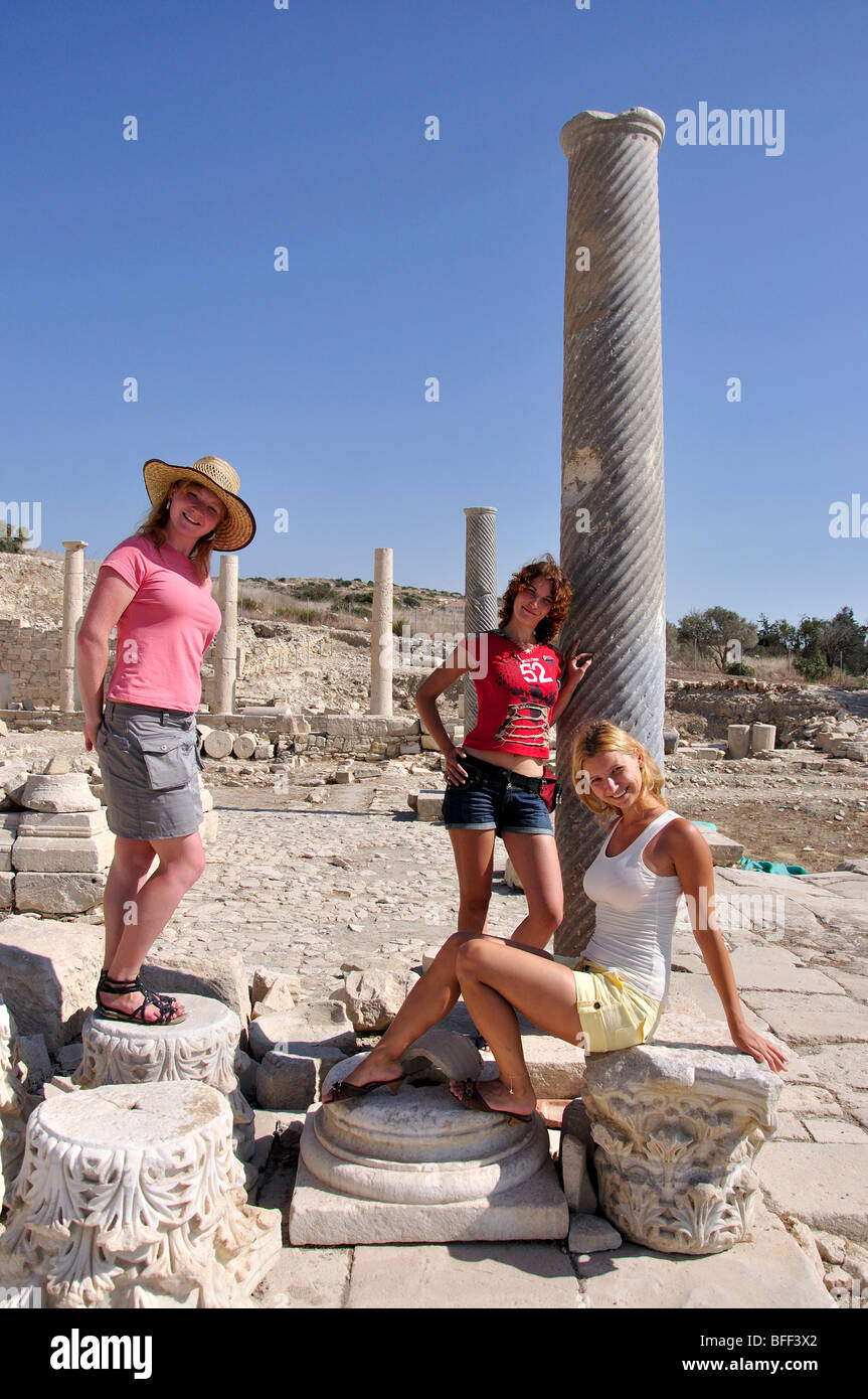 Ragazze cipriote immagini e fotografie stock ad alta risoluzione - Alamy