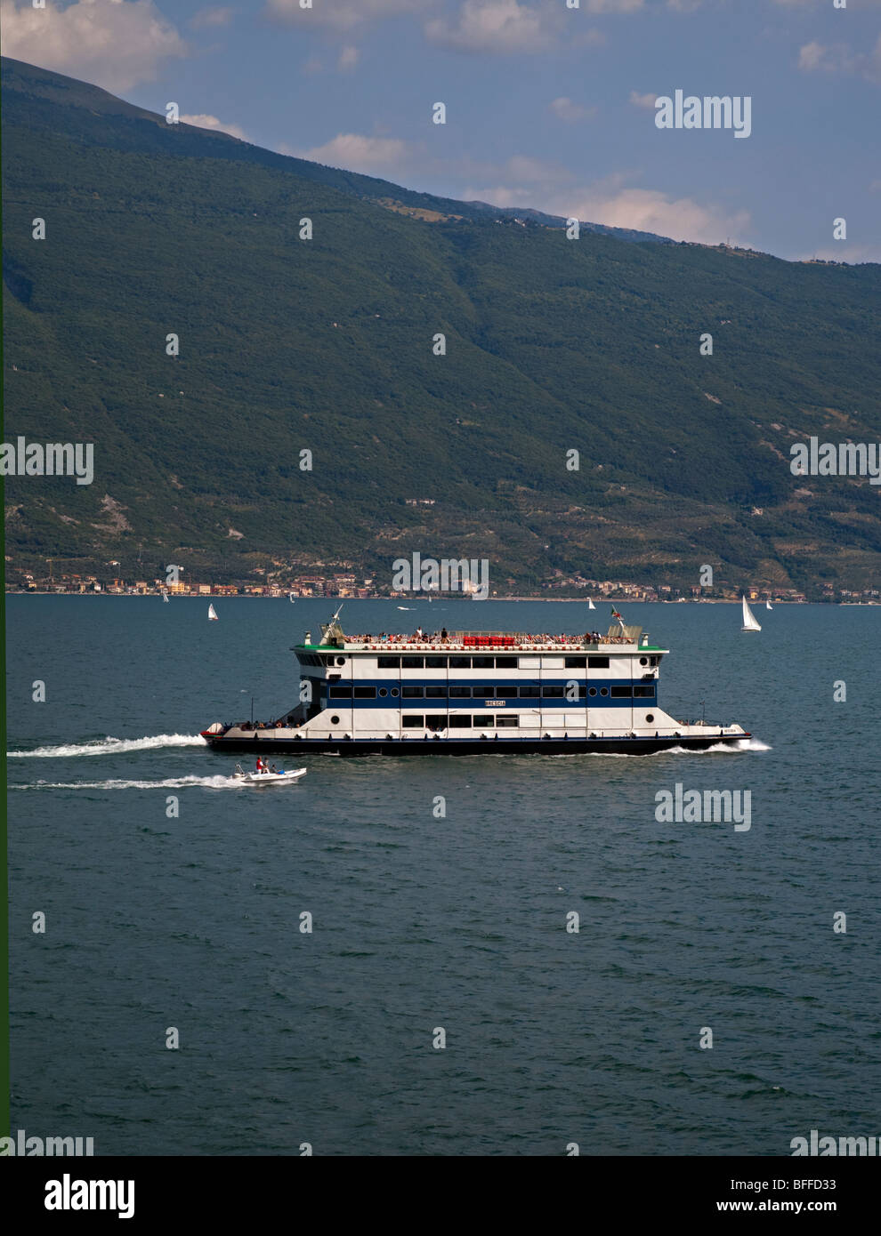 Traghetti lago di garda immagini e fotografie stock ad alta risoluzione ...