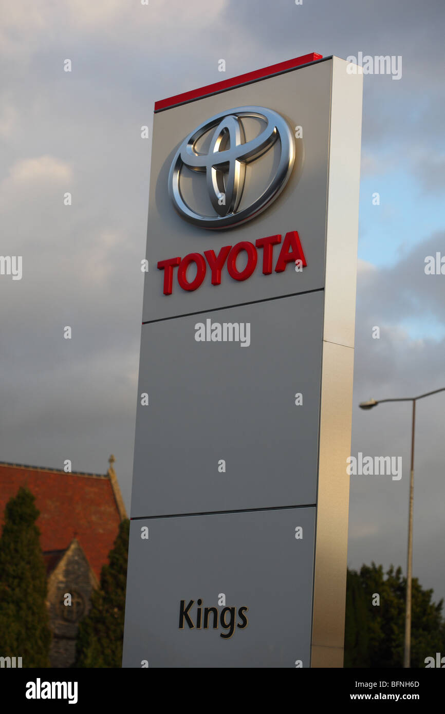 Toyota logo immagini e fotografie stock ad alta risoluzione - Alamy