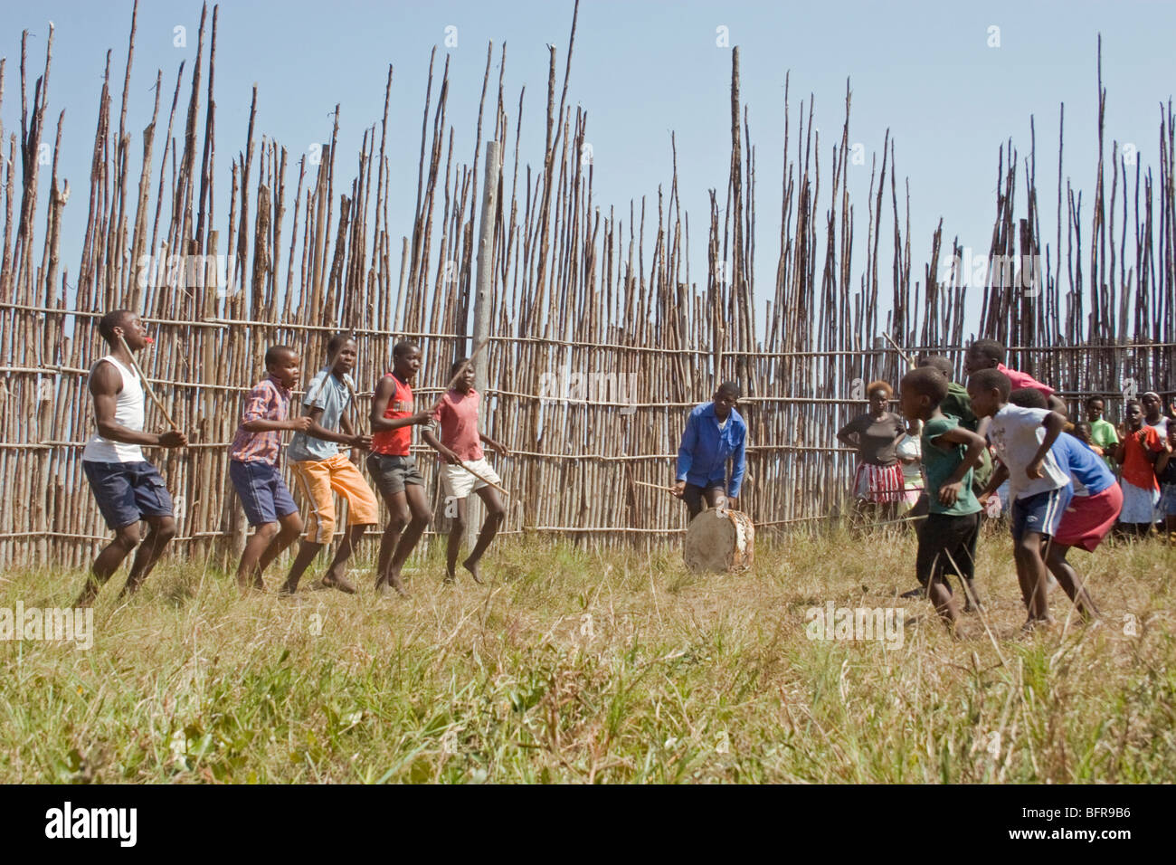 Ballare ragazzi africani immagini e fotografie stock ad alta ...