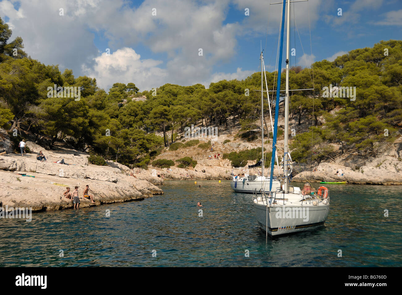 Calanque de Port-pin e barche ormeggiate, nel Parco Nazionale delle ...