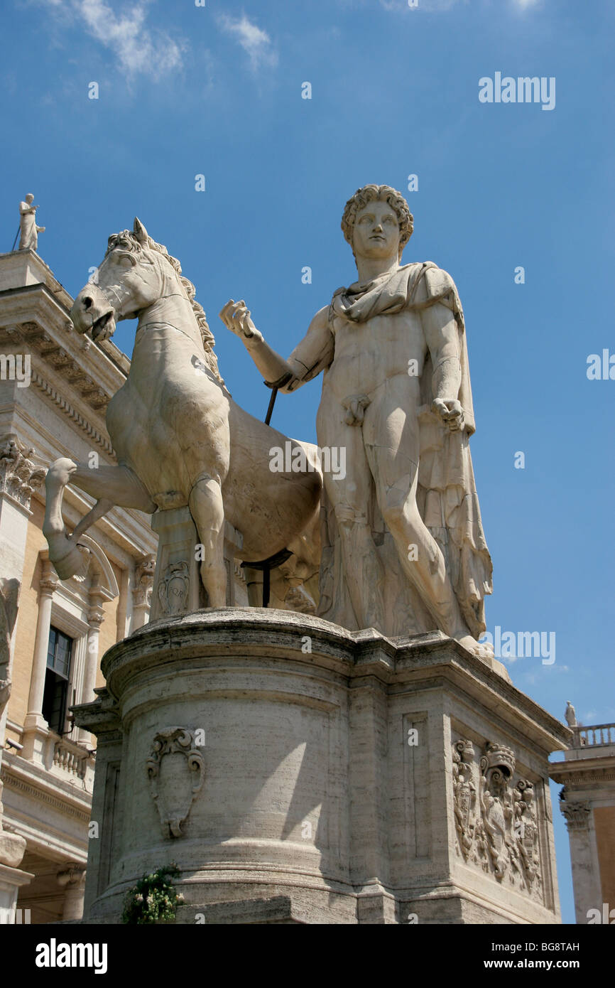 Statua di dioscuri immagini e fotografie stock ad alta risoluzione - Alamy