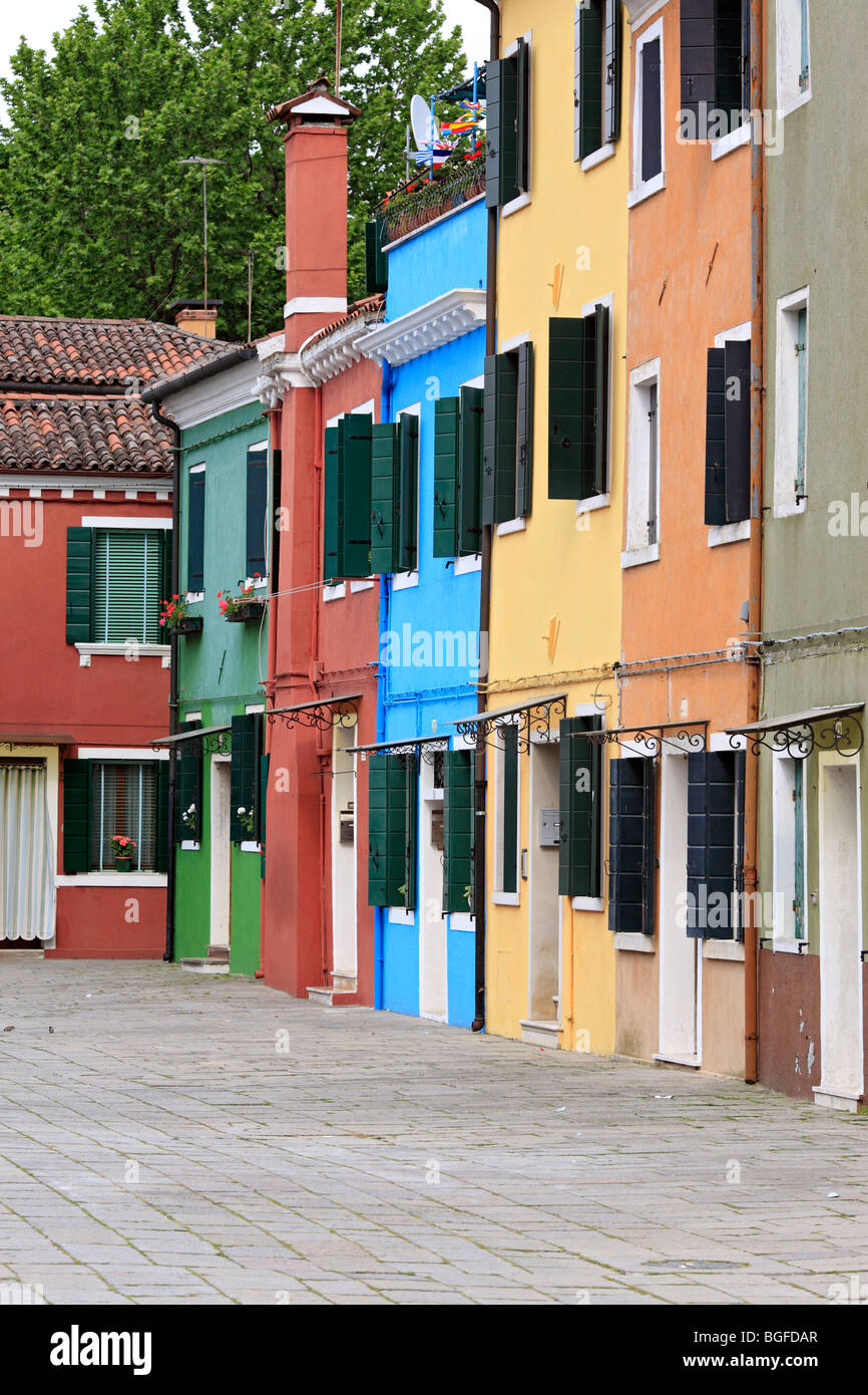 Facciate colorate di architettura immagini e fotografie stock ad alta ...