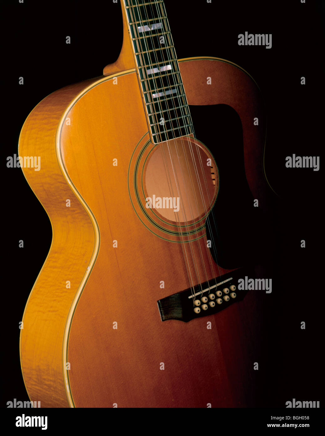 Sfondo di chitarra acustica immagini e fotografie stock ad alta ...