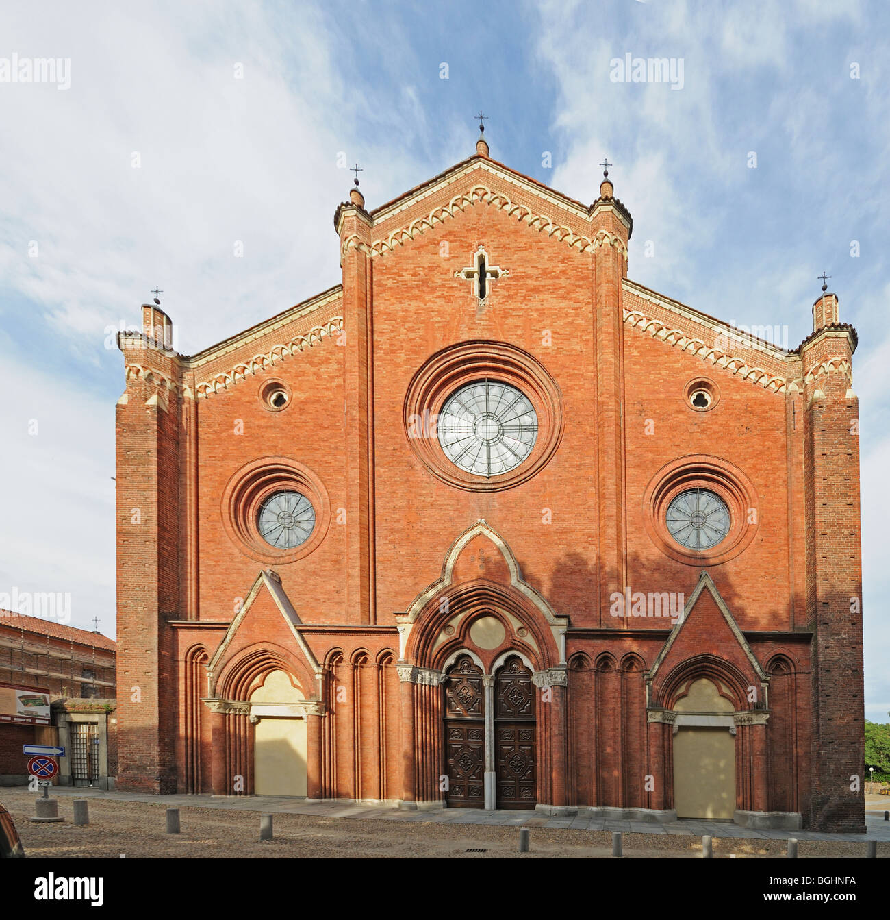 Facciata gotica del XIV secolo cattedrale Duomo Catedrale Asti Piemonte ...