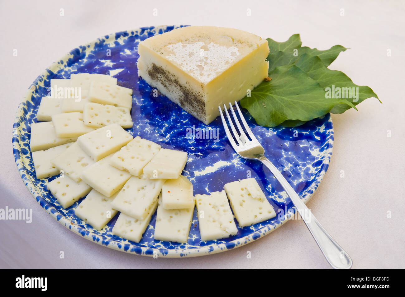 Formaggio jarlsberg immagini e fotografie stock ad alta risoluzione - Alamy