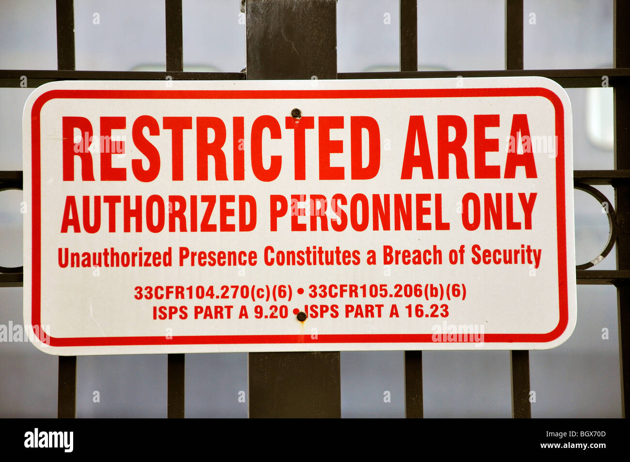 Authorized personnel only immagini e fotografie stock ad alta ...