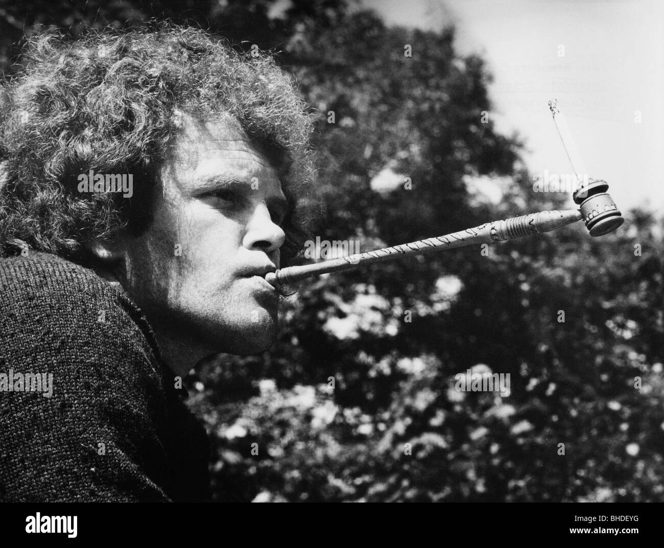 Droga e drogaggio, uomo con hashpipe, Monaco, 1973, 20th secolo, 1970s ...