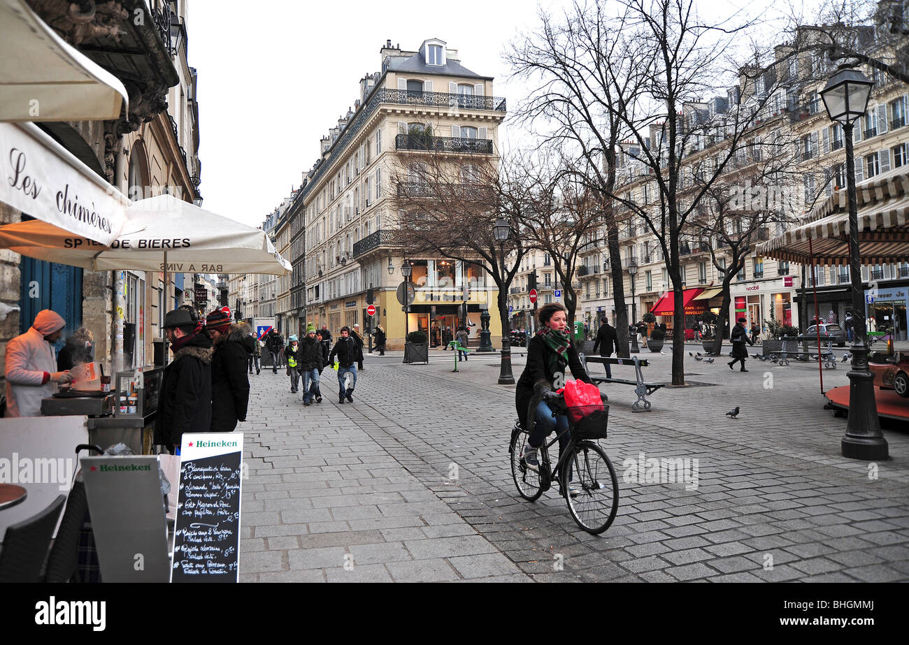 E bike parigi immagini e fotografie stock ad alta risoluzione - Alamy