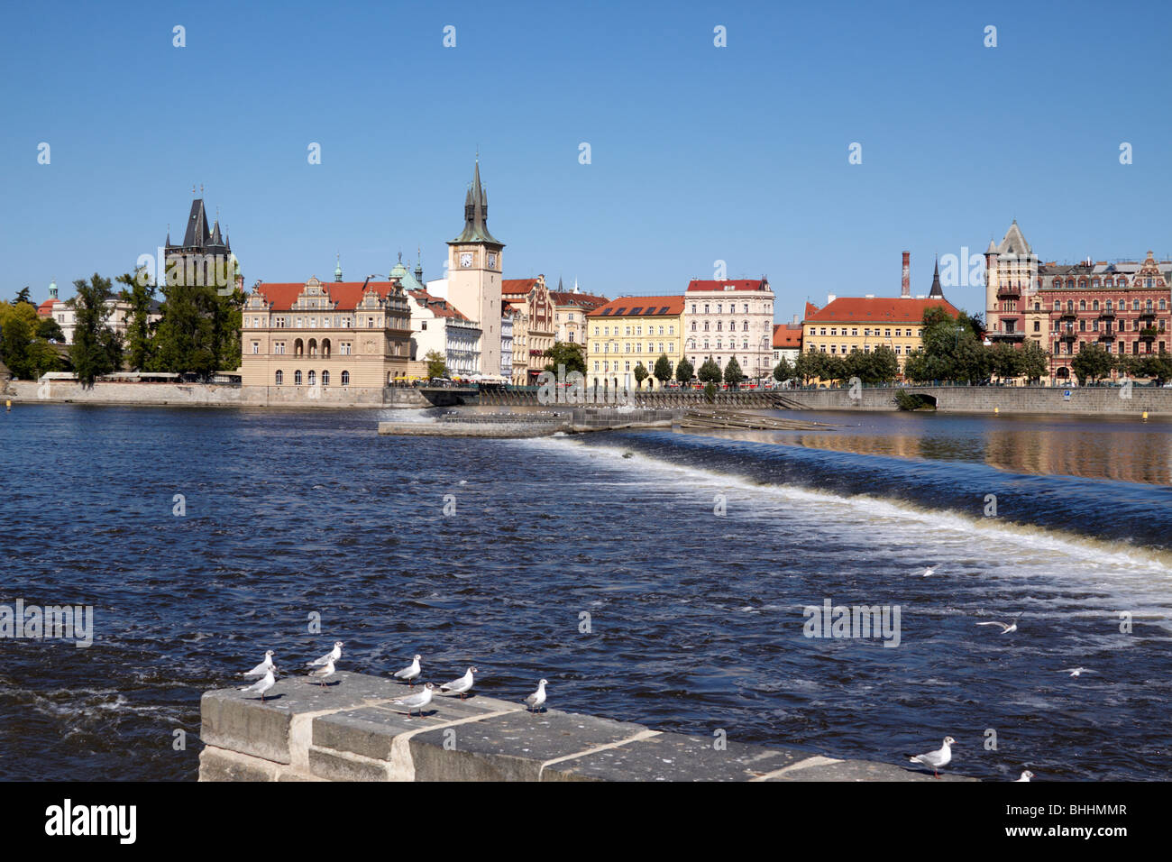 River vltava praga immagini e fotografie stock ad alta risoluzione - Alamy