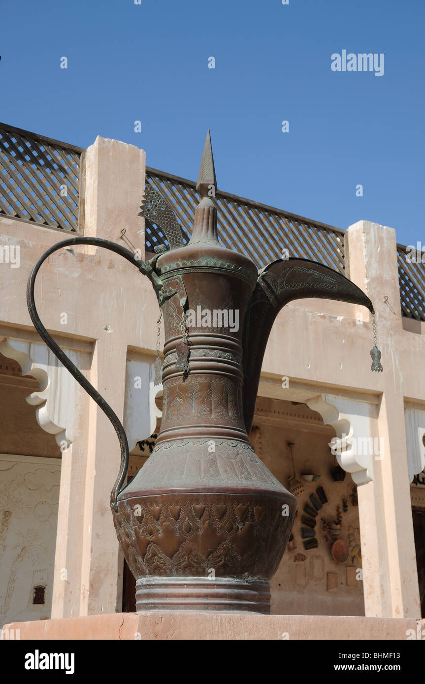 Arabic coffee pot abu dhabi immagini e fotografie stock ad alta ...