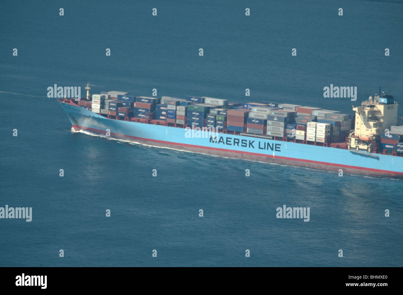 Nave da carico secco con contenitori immagini e fotografie stock ad ...