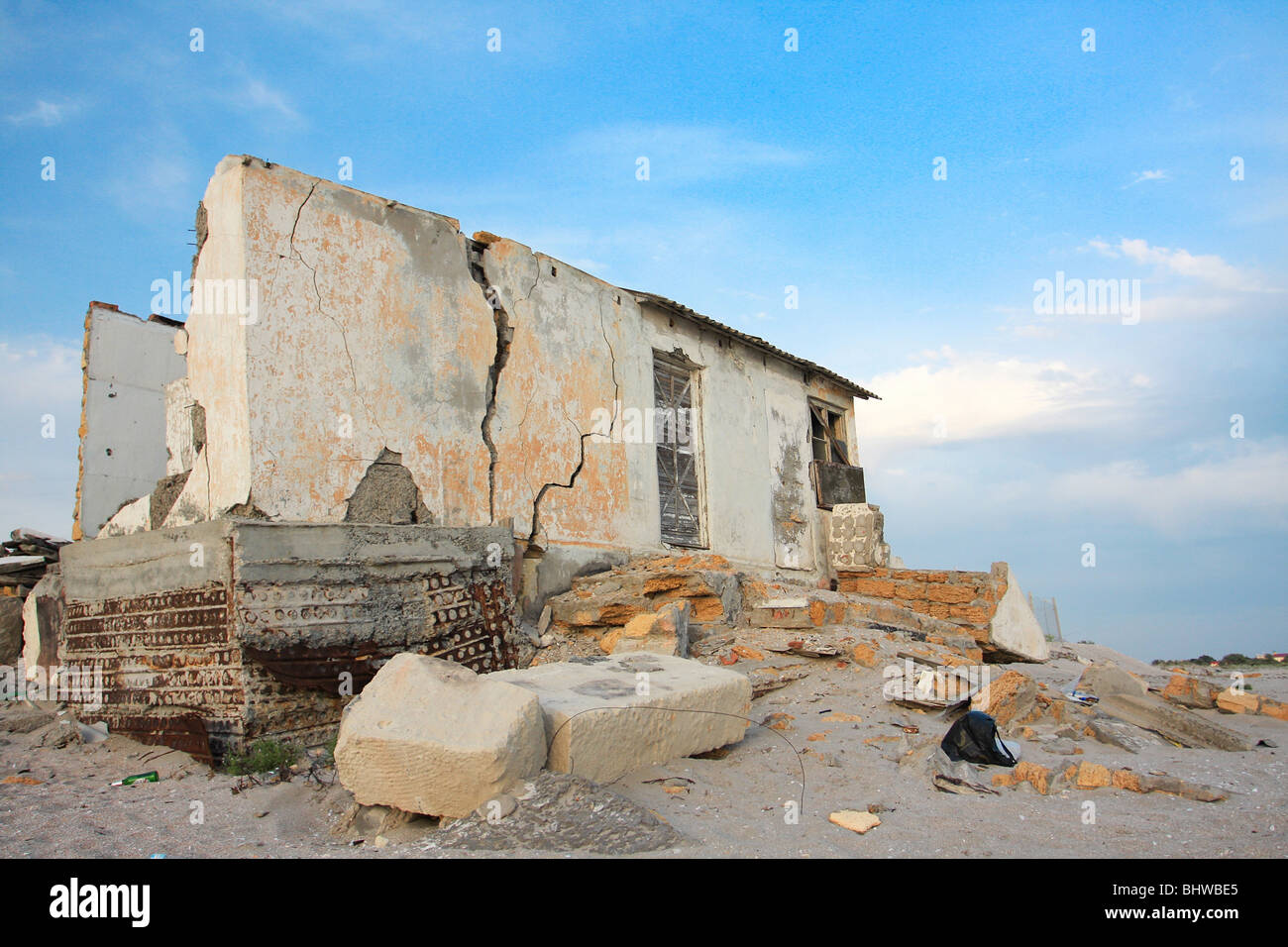 Palazzo distrutto immagini e fotografie stock ad alta risoluzione - Alamy