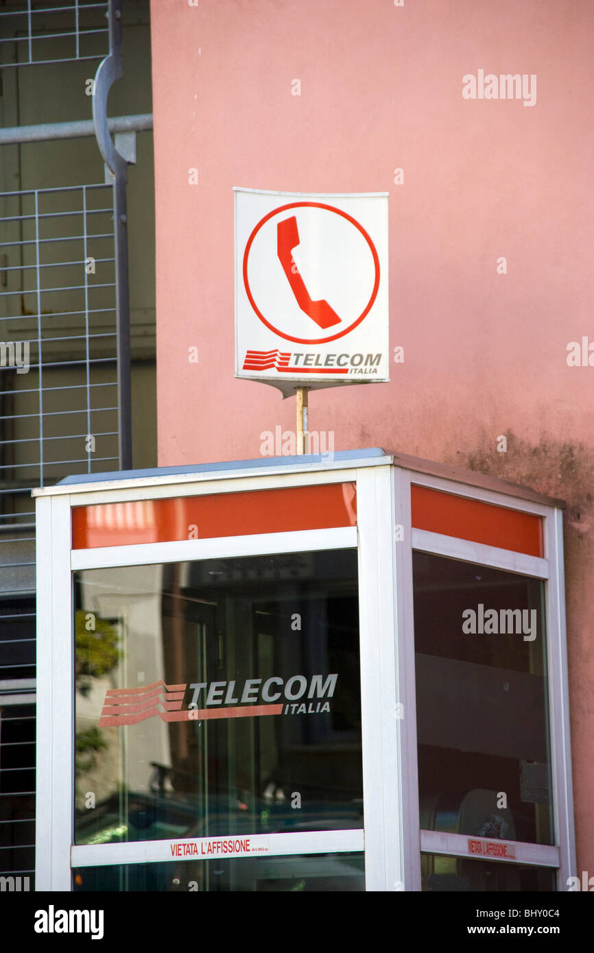Cabina telefonica italiana immagini e fotografie stock ad alta ...
